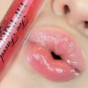 Too Faced | Makeup | Deluxe Size Too Faced Lip Injection Extreme | Poshmark
